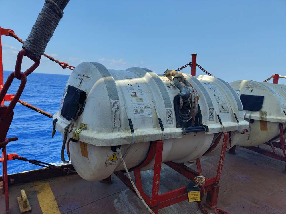 viking 16 person life raft pdf